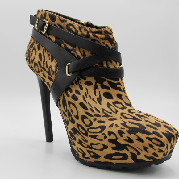 Guess | Shoes | Sexy And Chic Guess Leopard Print Booties | Poshmark